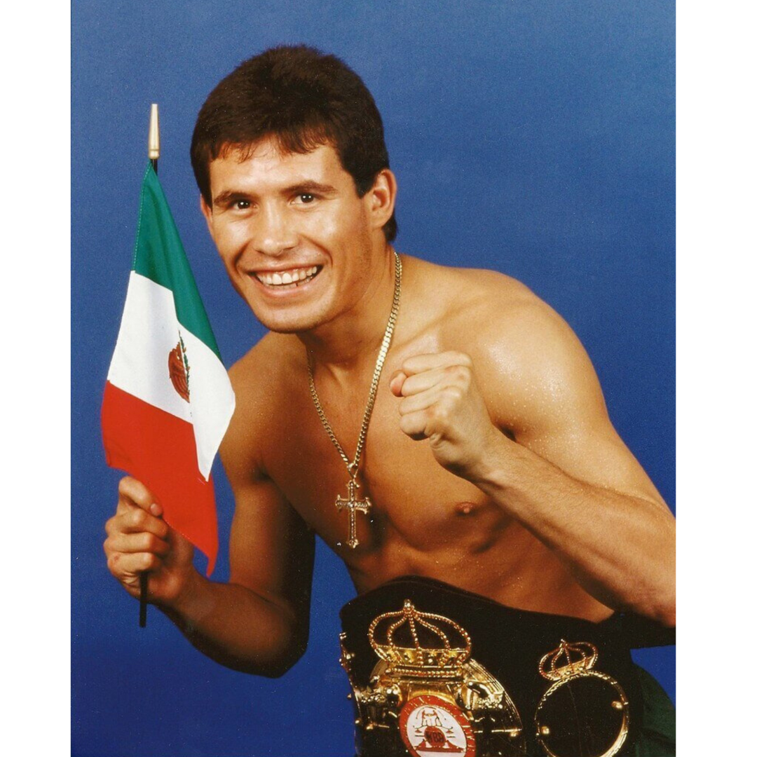 8"x10" PHOTO JULIO CESAR CHAVEZ SR W/FLAG – Collectors Outlet llc